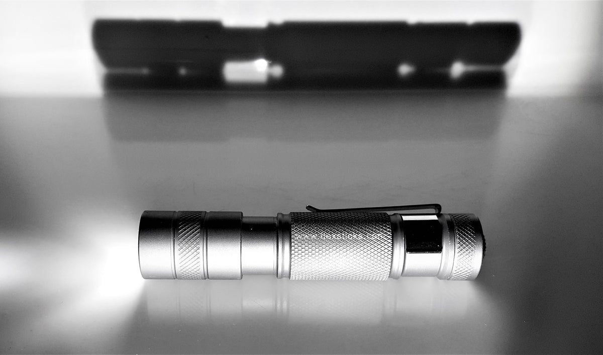 FlexBRITE LED Clip-on Flashlight – The FlexSTICK Company